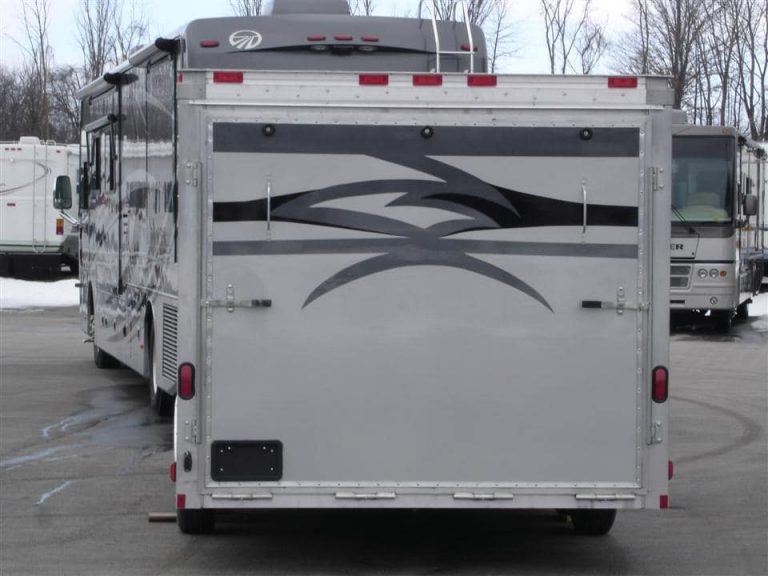 Custom Paint Work | Motorhome Body Shop Facility | The Hitch House